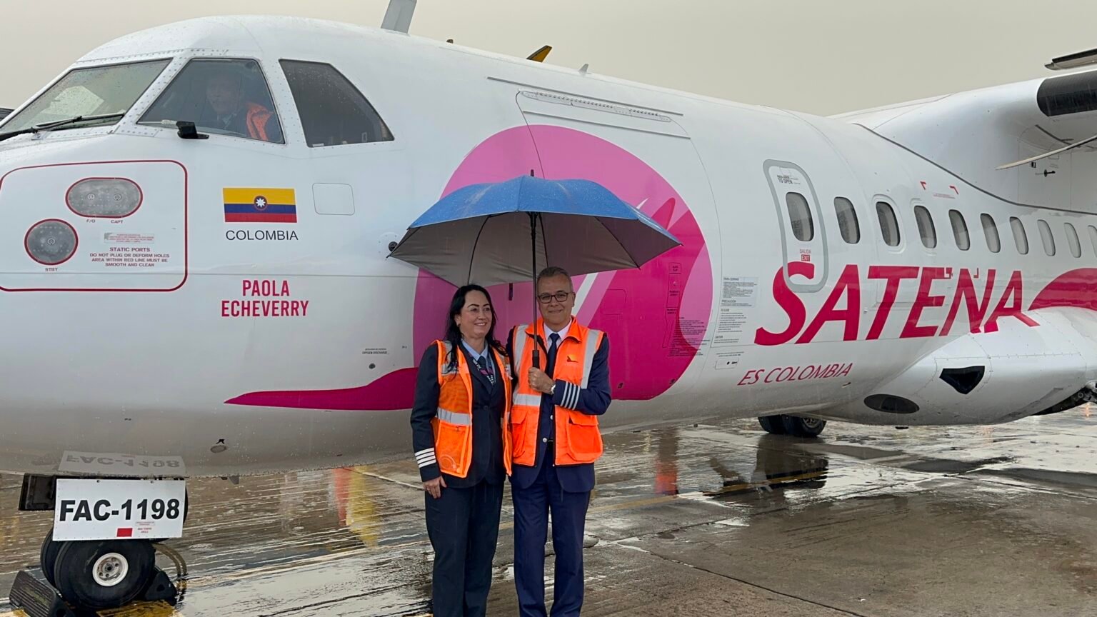 SATENA cambia el color de avión para conmemorar el mes de la lucha ...
